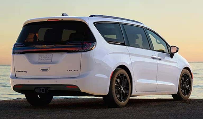 2025 Chrysler Pacifica Features & Specs | Rick Hendrick DCJR Charleston