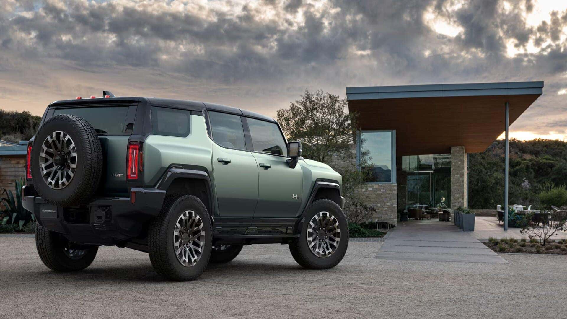 2024 GMC Hummer EV Pickup: A Revolutionary Blend of Power and Technology